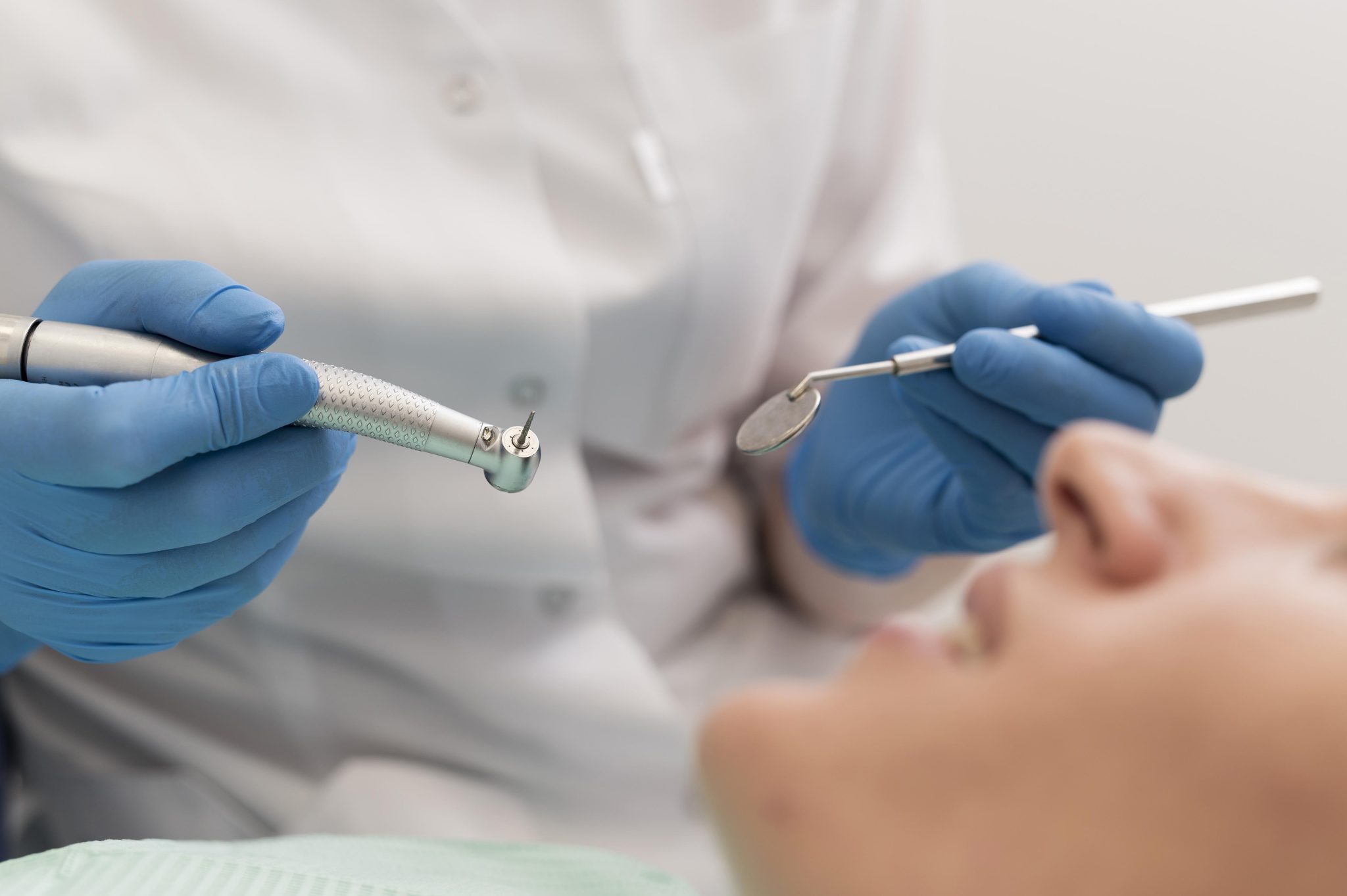 Surgical Vs. Simple Tooth Extraction: Discover the Difference